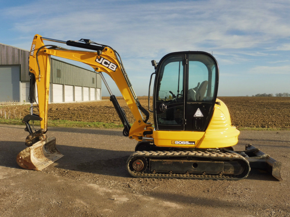 Mini bager JCB 8O65 - Mehanizacija - Poljoprivredni oglasnik | Agroklub.com