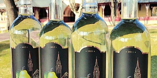 Domaća rakija viljamovka - Vina, likeri i rakije - Poljoprivredni ...