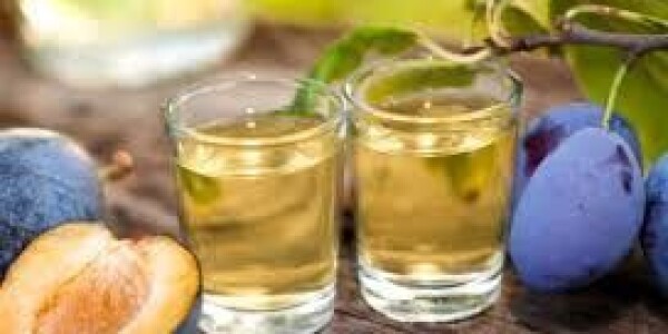 Domaca rakija od jabuke,sljive i vocne rakije od viljamovke i kajsije ...