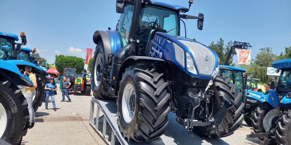 New Holland - Agroglobe (Novosadski sajam 2023.) - Foto prilozi ...