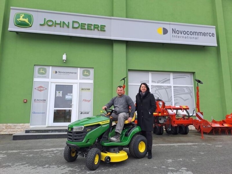 Još jedna kosilica John Deere X107 ide u Hrastovac... - Zid ...