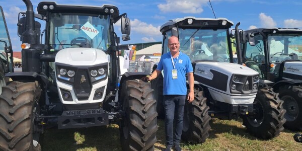 Agroklas već prvog dana sajma prodao novi udarni model Lamborghini ...