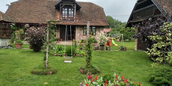 Bračnim parovima u Vojvodini po milion dinara za kupovinu seoskih kuća ...