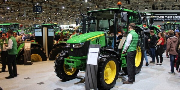 Deere & Company ostvario rekordni rast dionica - potražnja za velikim ...